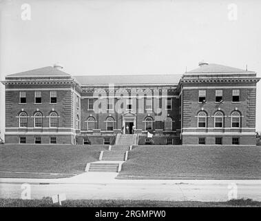 A photograph of Walter Reed Hospital, taken by Harris & Ewing ...