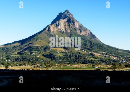 View of Simonsberg mountain from the Banhoek Valley, Stellenbosch Stock ...