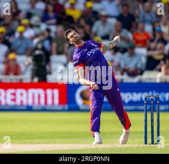 Reece Topley bowling for Northern Superchargers in The Hundred between ...