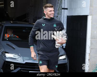 Nick Pope Of Newcastle United Arrives during the Newcastle United v ...