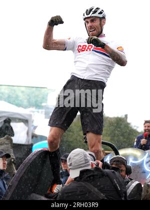 Great Britain's Jack Carthy celebrates winning the Mens Elite 26 ...