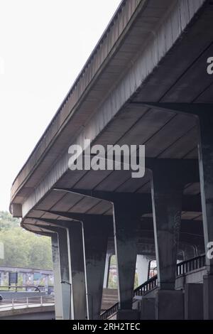 Details of the concrete pillars of the Paddington Basin Flyover, West ...