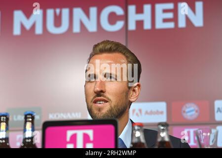 Bayern Munich's Harry Kane with The Bundesliga Meisterschale ...
