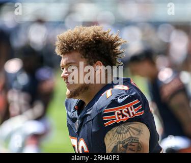 Chicago Bears offensive tackle Teven Jenkins (76) arrives on the field ...