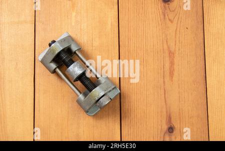 An Eclipse 36 clamp and guide for sharpening carpenter's chisles and ...