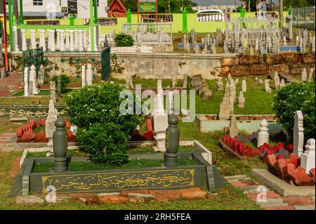 The Tanah Perkuburan Islamic cemetery, Malacca, Malaysia Stock Photo - Alamy