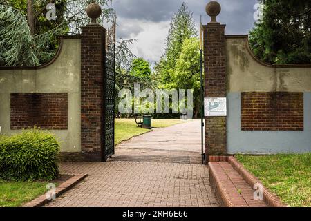 Priory Park gates, Orpington, Greater London Stock Photo - Alamy