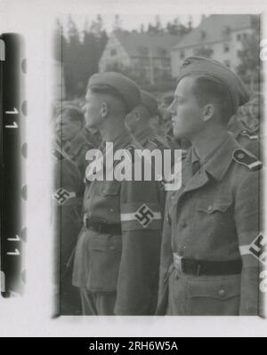 SS Photographer, Heiss (1943) Unit and soldiers in barracks, visit by ...