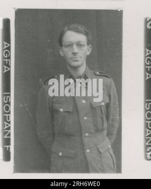 SS Photographer, Hildebrand Individual portrait photos of soldiers ...