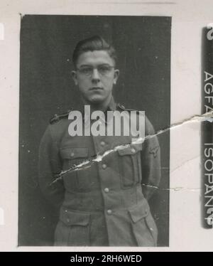 SS Photographer, Hildebrand Individual portrait photos of soldiers ...