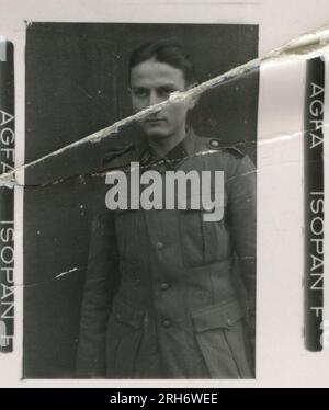 SS Photographer, Hildebrand Individual portrait photos of soldiers ...