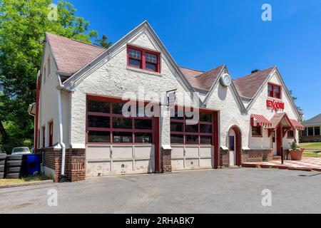 Exterior view of an Exxon old gas station Stock Photo - Alamy