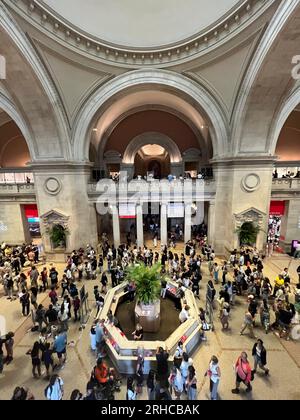 Crowded Grand Entry Hall ceiling at the Metropolitan Museum of Art a ...