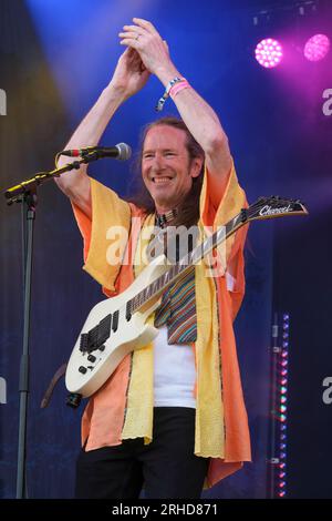 Andy Glass of Solstice performing at Fairports Cropredy Convention ...
