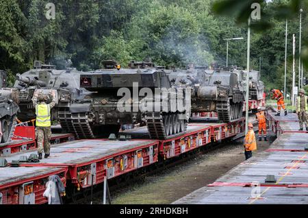Paderborn, Germany. 16th Aug, 2023. Challenger 2 tanks of the British ...