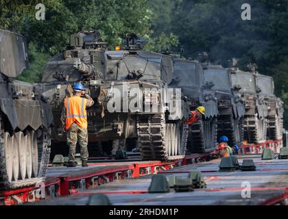 Paderborn, Germany. 16th Aug, 2023. Challenger 2 tanks of the British ...