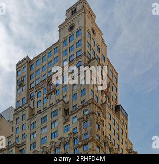 Emery Roth-designed St. Moritz Hotel (1930), at 50 Central Park South ...