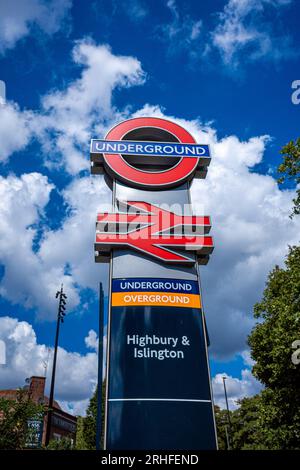 Highbury & Islington station sign Stock Photo - Alamy