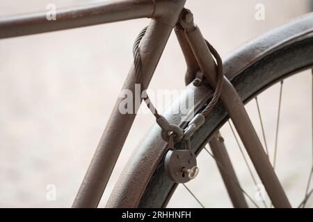 Vintage Bicycle Lock whit Key Stock Photo - Alamy