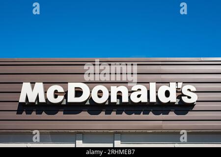 Signboard of McDonalds restaurant Stock Photo - Alamy