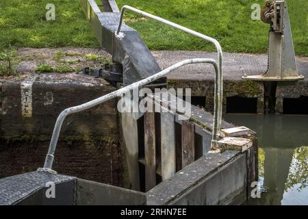 The canal lock gates at Calne, Wiltshire, UK Stock Photo - Alamy