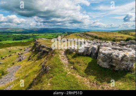 Limestone pavements on Farleton Fell above Burton-in-Kendale, Cumbria ...