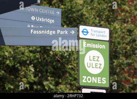 New TFL sign ready for the controversial ULEZ zone expansion at the end ...