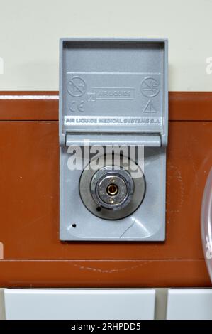 Oxygen medical gas outlet, central line for hospitals and emergency ...