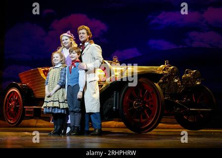 l-r: Lauren Morgan (Jemima Potts), Michael Ball (Caractacus Potts ...