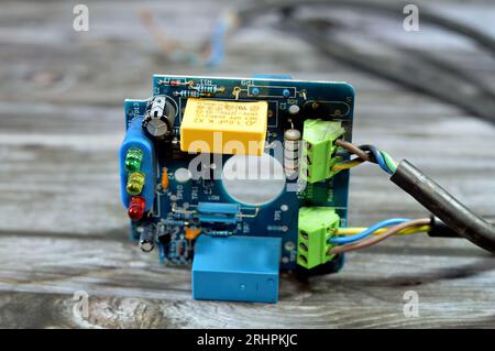 Burnt water pump automatic pressure control electronic switch circuit ...