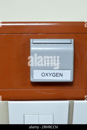 Oxygen medical gas outlet, central line for hospitals and emergency ...