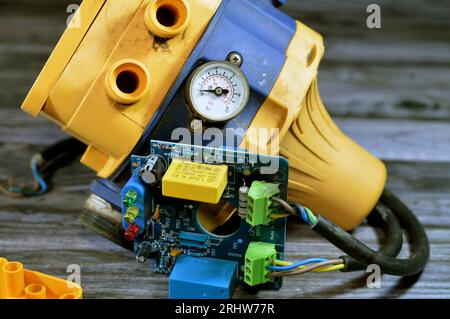 Burnt water pump automatic pressure control electronic switch circuit ...