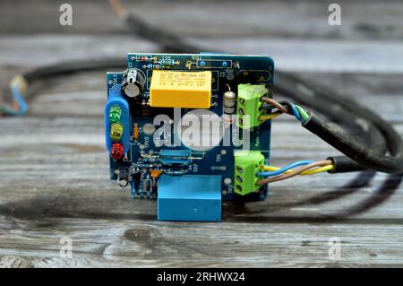 Burnt water pump automatic pressure control electronic switch circuit ...