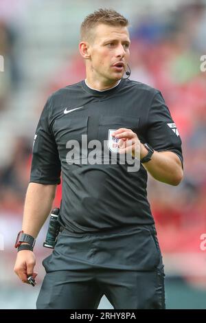 Referee J. Smith during the Sky Bet Championship match Hull City vs ...