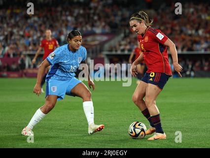 England's Jess Carter (left) and Spain's Esther Gonzalez battle for the ...