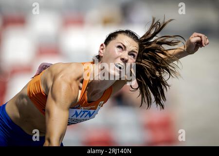 BUDAPEST - Emma Oosterwegel in action in the heptathlon javelin throw ...