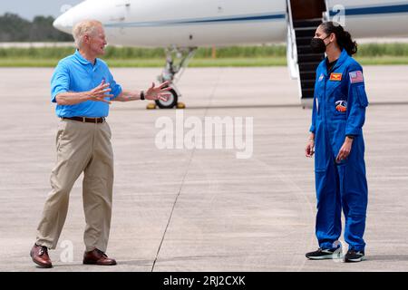 NASA astronaut Jasmin Moghbeli talks to her husband Sam Wald and twin ...