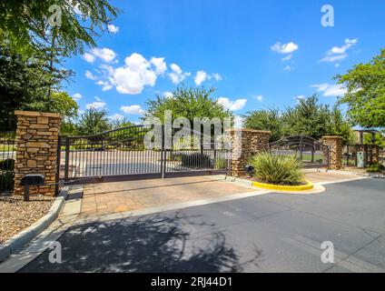 Entry And Exit Gates At Secure Subdivision Stock Photo - Alamy