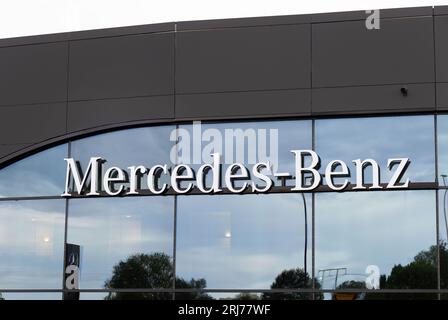 Signs and symbols, Mercedes-Benz logo Stock Photo - Alamy