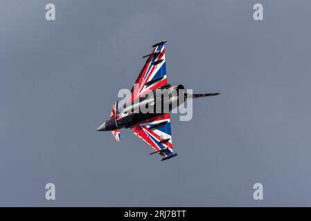 Patriotic RAF Eurofighter Typhoon FGR4 fighter jet taking off from ...