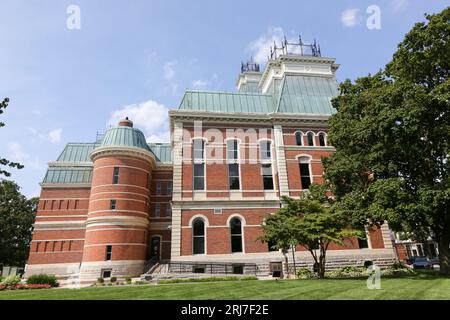 Bartholoemew County Courthouse, Columbus, Indiana Stock Photo - Alamy