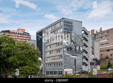 Mural on the Graham Hills Building of Strathclyde University Glasgow ...