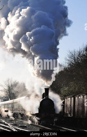 LNER Class J15 (GER Class Y14) 65462 at Weybourne station, North ...