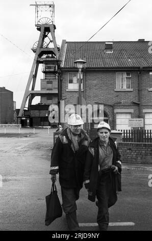 Coal Miners Kent Coalfields 1970s Uk. Snowdown Colliery coal miners ...