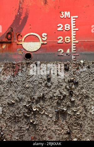 Plimsoll line on ship Stock Photo - Alamy