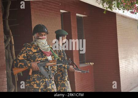 The rebel BDR, Bangladesh Rifles, soldiers take position with heavy ...