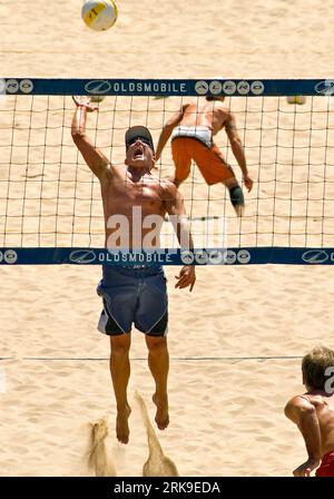 Beach volleyball at Manhattan Beach, CA Stock Photo - Alamy