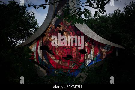 Damascene Sword Monument | نصب السيف الدمشقي, دمشق, سوريا Stock Photo ...