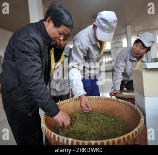 China, Zhejiang Province, Hangzhou, Da Chik Mun Restaurant Stock Photo ...