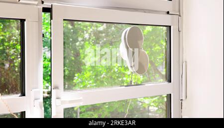 Automatic Window Glass Washer. Robot Appliance Machine Stock Photo - Alamy